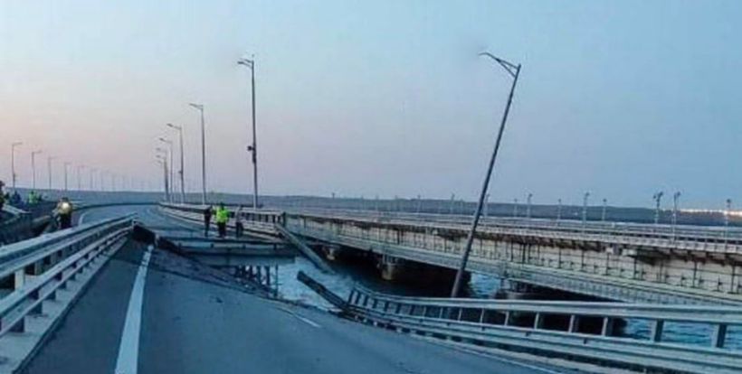 The undermining of the Crimean bridge complicated the logistics of the ...