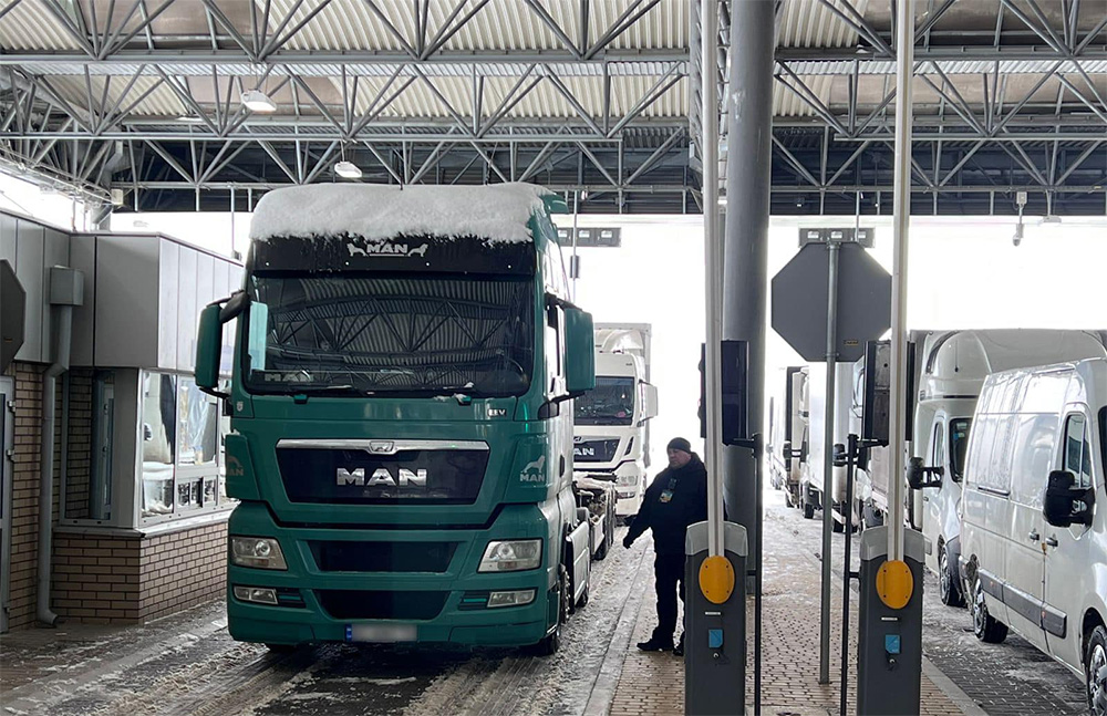 Slovak Carriers Lift Border Blockade with Ukraine - Freedom