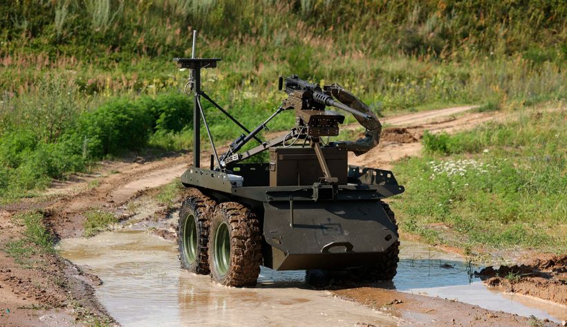 Ukraine Introduces Armored Ground Combat Robot Zmiy Droid 12.7 to Its ...